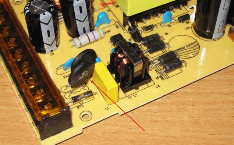 Termistor: dispositivo, princípio de operação, finalidade, tipos